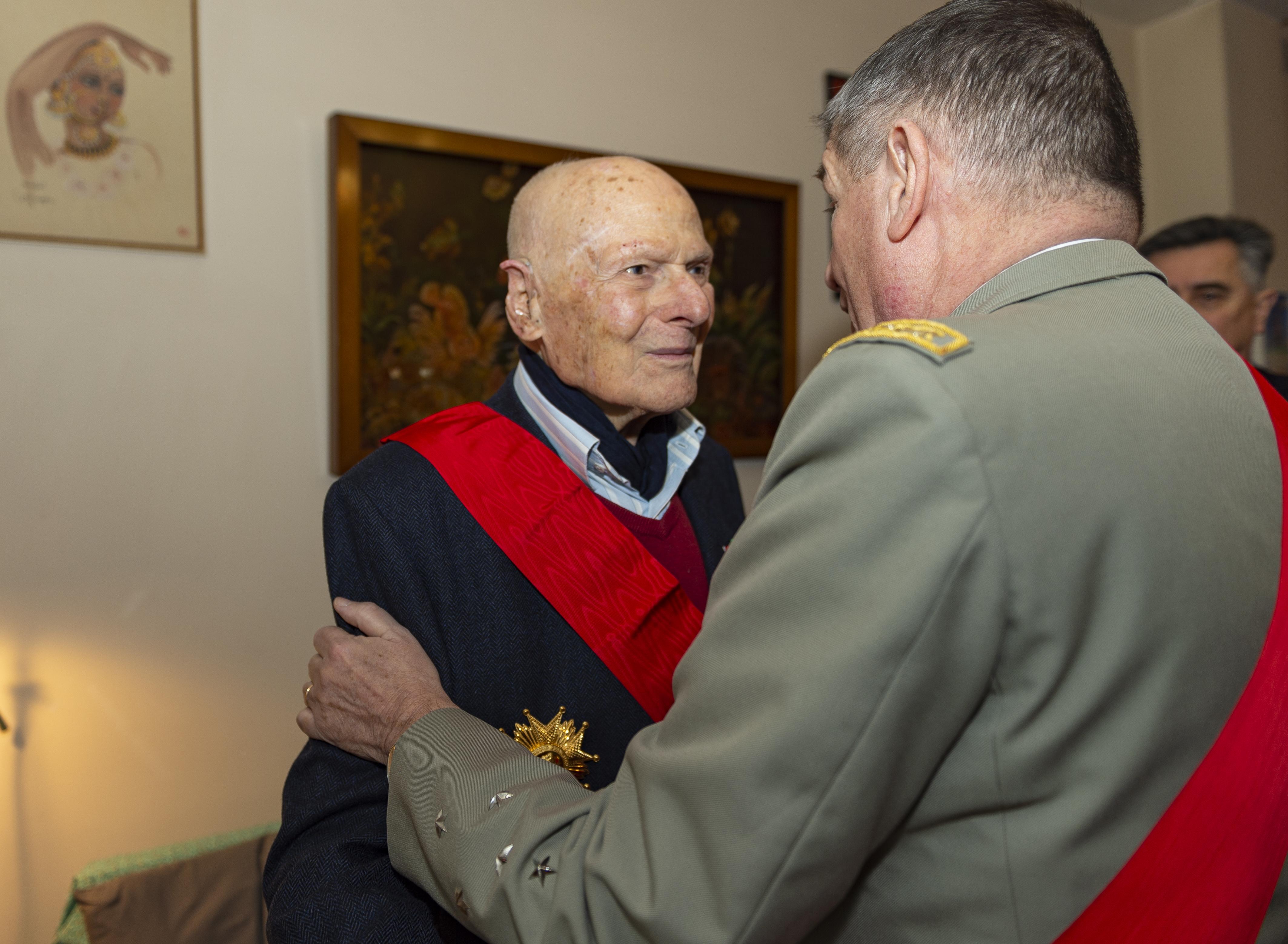 Élévation à la dignité de grand croix de la Légion d'honneur de Pierre ...