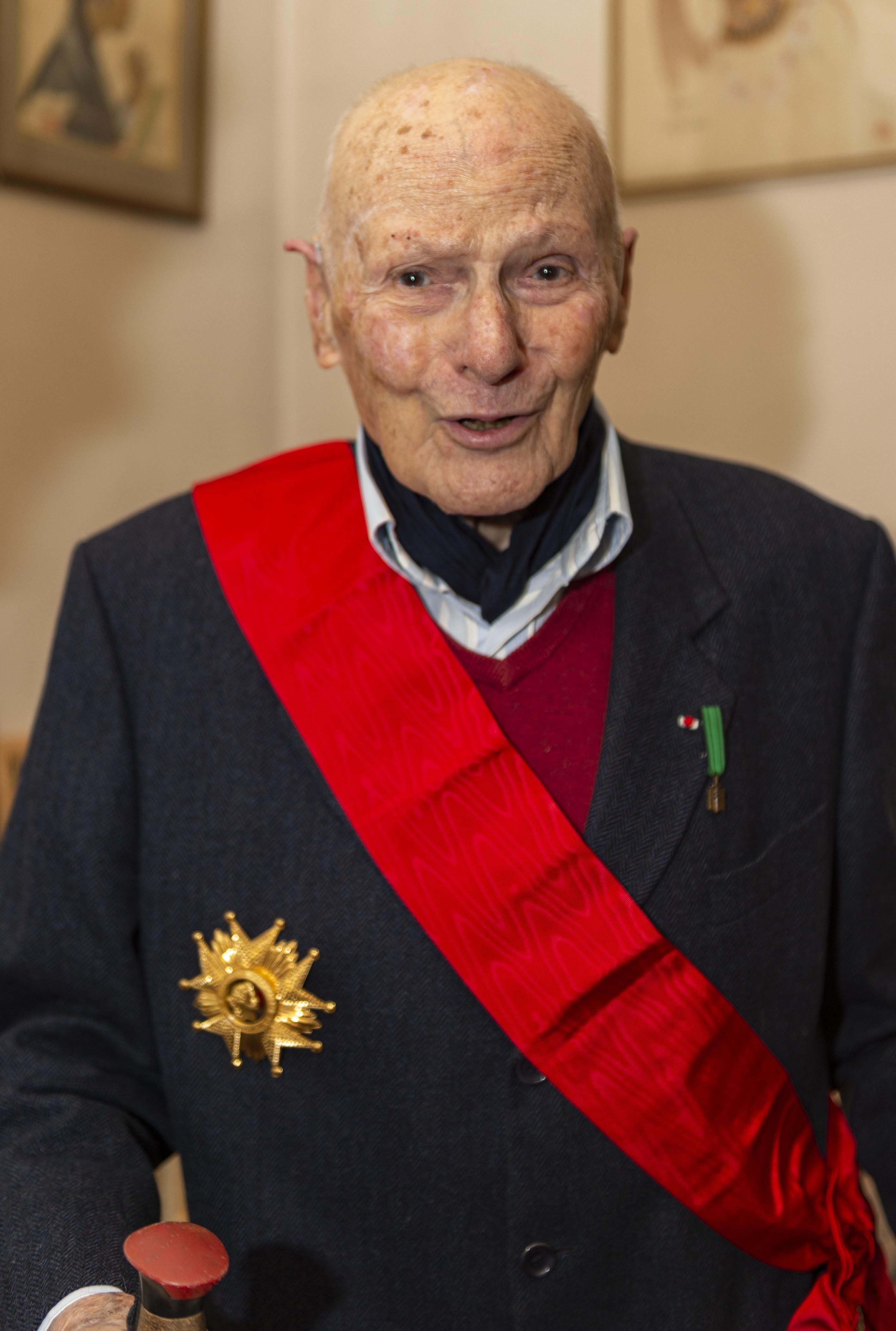 Élévation à la dignité de grand croix de la Légion d'honneur de Pierre ...